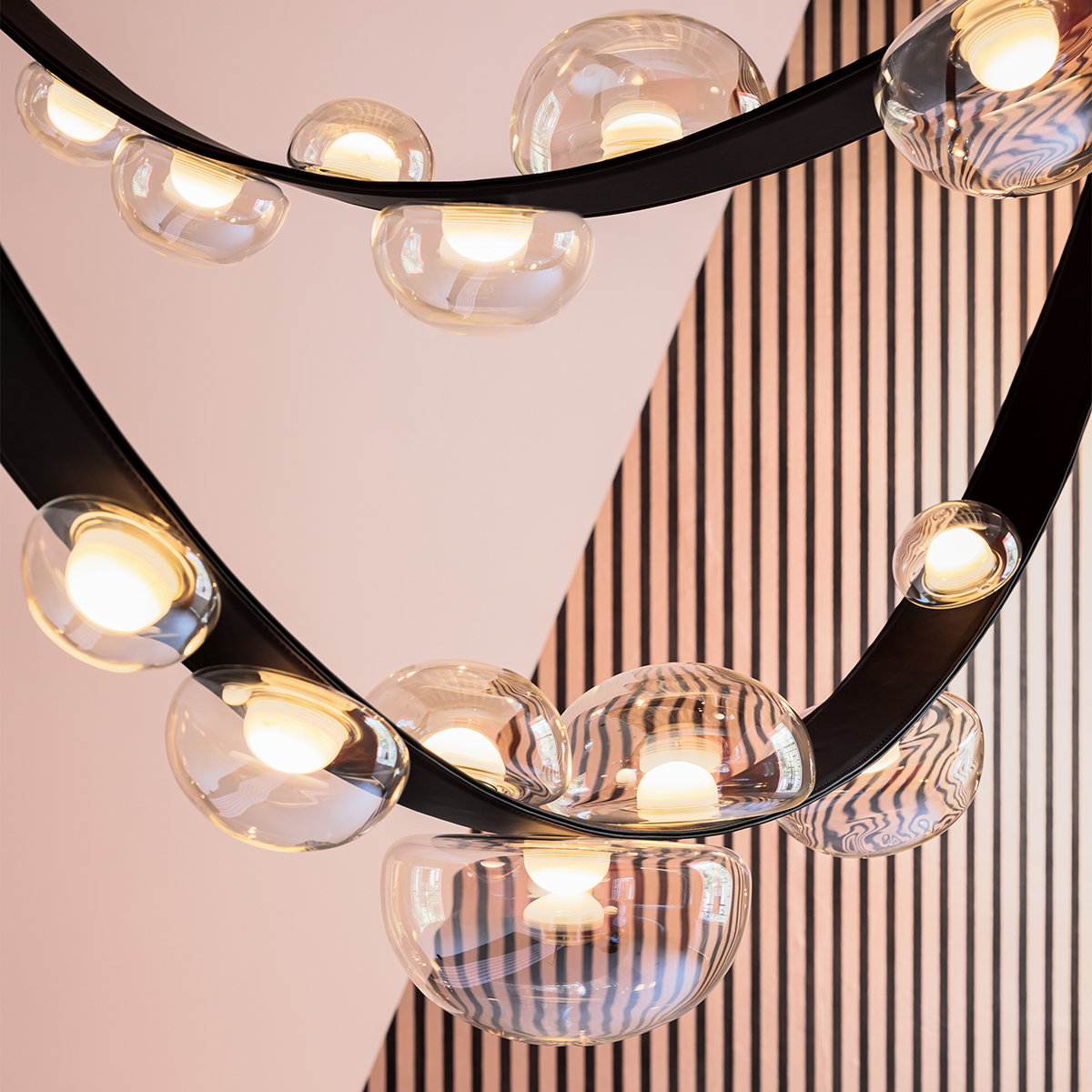 Arteficius I Dew Drops Pendant, Bomma